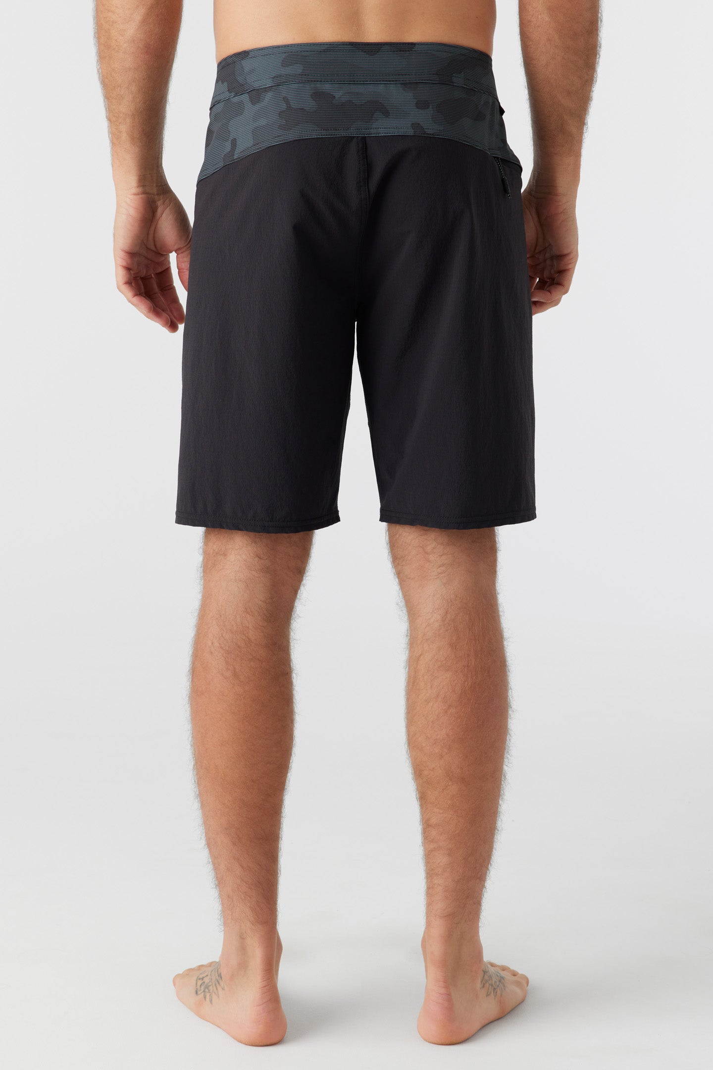TRVLR Enduro 20" Boardshorts - Black Camo | O'Neill